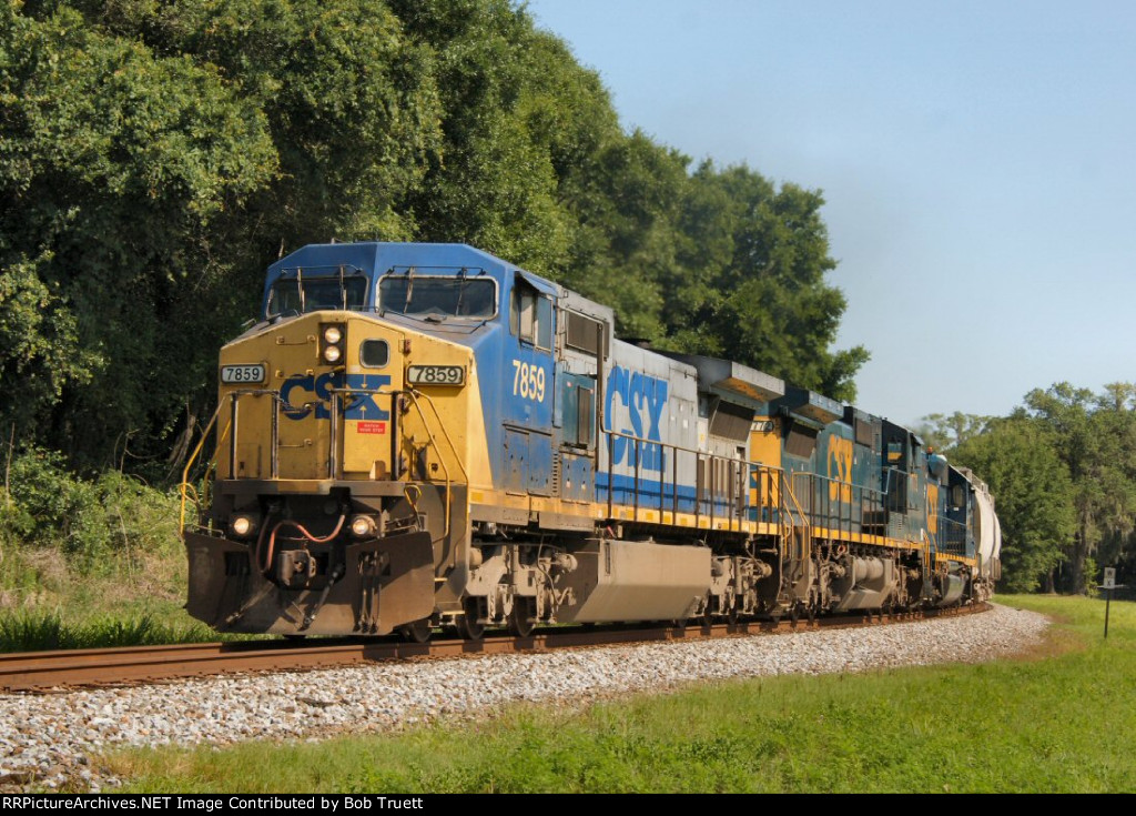 SB CSX train with CS[ 7859, 7772 and 6061.